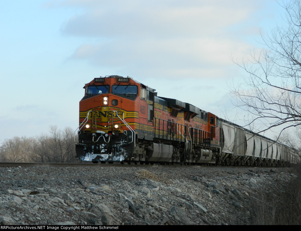 BNSF 4680 Eastbound